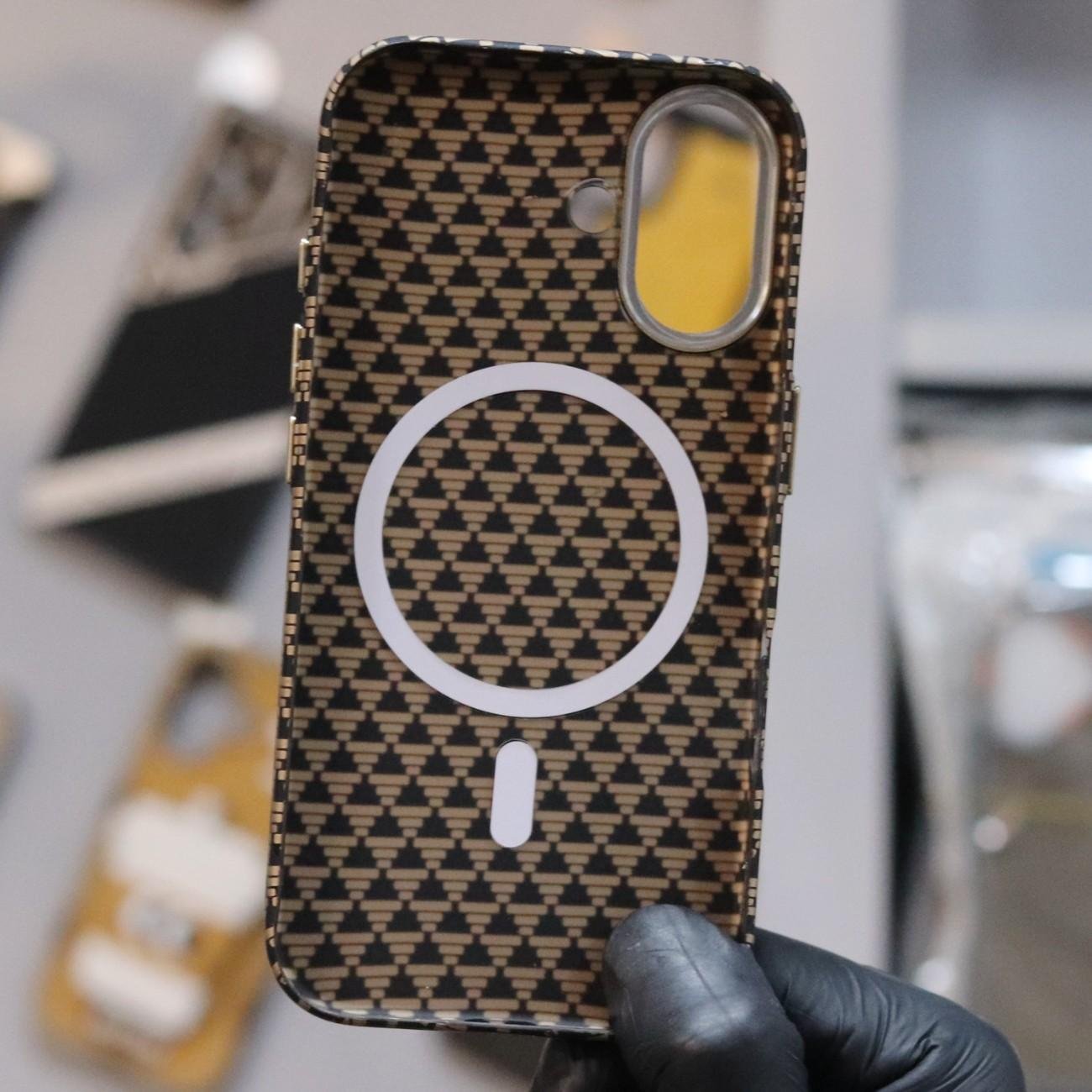 Slim Nano Fiber Case-Brown Gold texture-iPhone 16 - MobiiCare